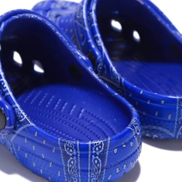 Shoe Affair | Shoes | Bandana Print Croc Style Lightweight Clogs In ...